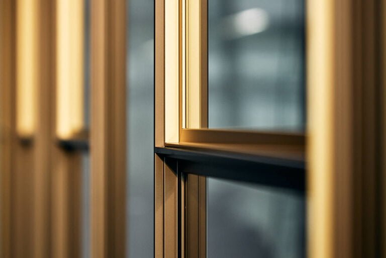 DYFA · Dynamic solutions in glass and aluminium