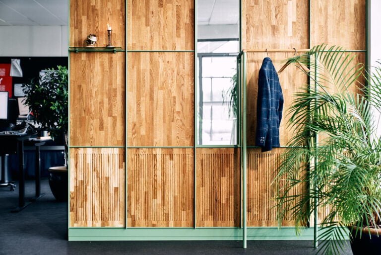 DYFA · Dynamic solutions in glass and aluminium