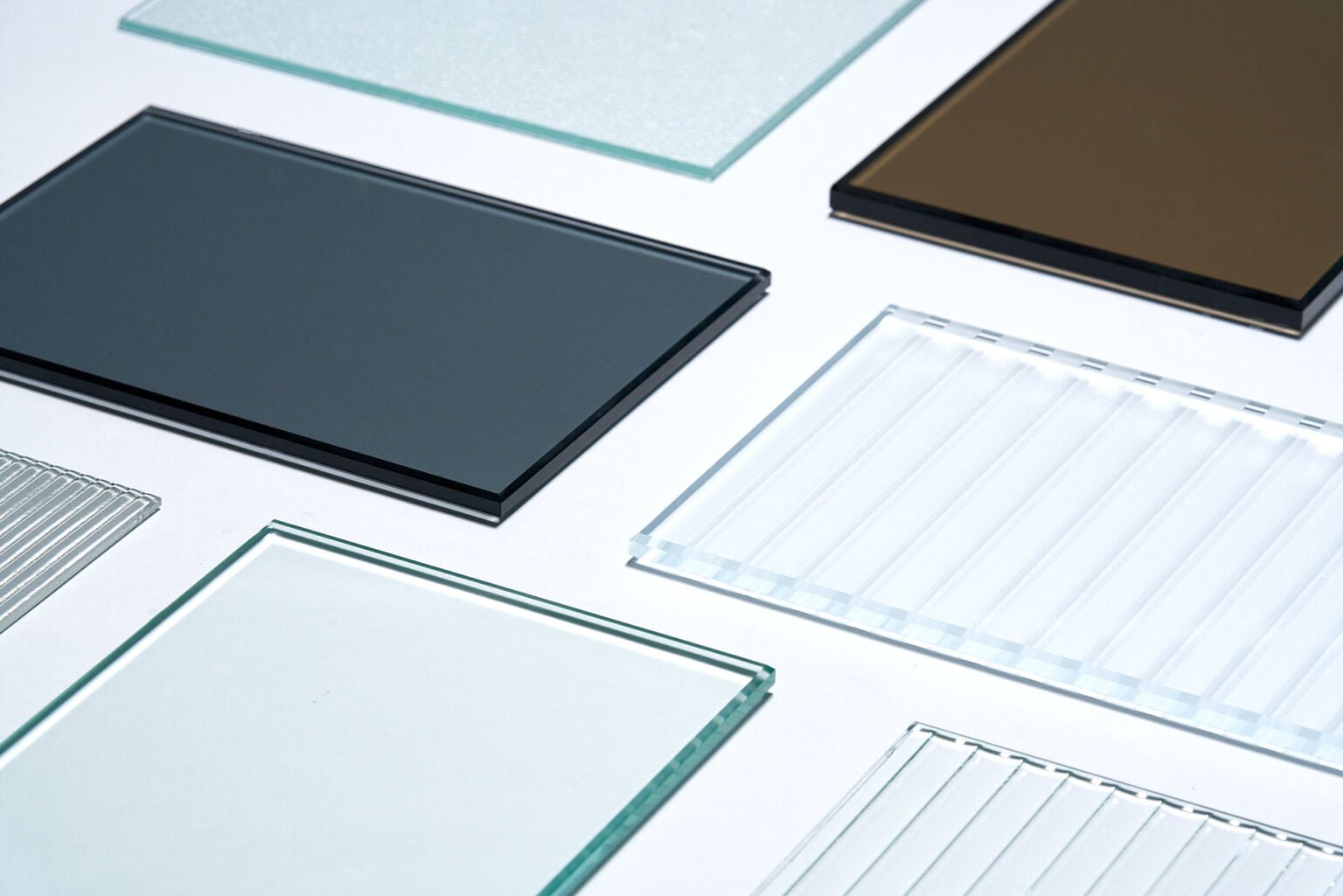 DYFA · Dynamic solutions in glass and aluminium